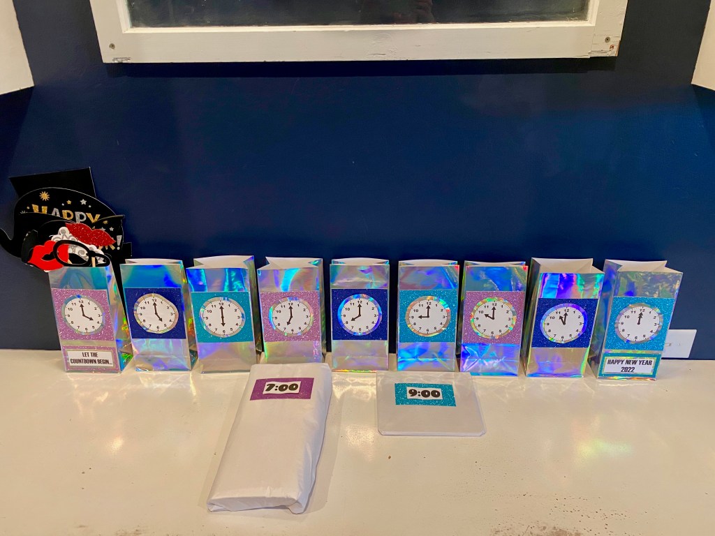 New Year’s Eve Countdown Bags for Kids & Tweens – kerricreates