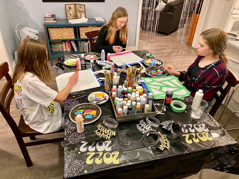 New Year’s Eve Countdown Bags for Kids & Tweens – kerricreates